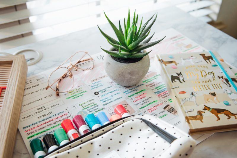 Cute Office Desk Decor Ideas-7 - Venti Fashion